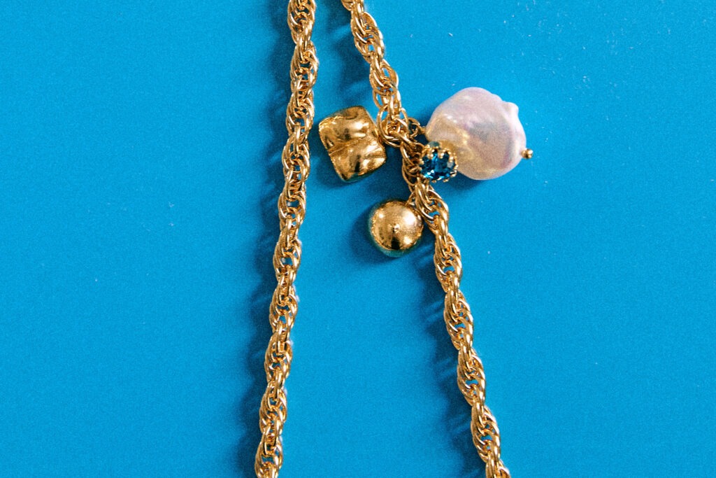 Bangla Begum x Duvelleroy Long Necklace Fred Hand-fan