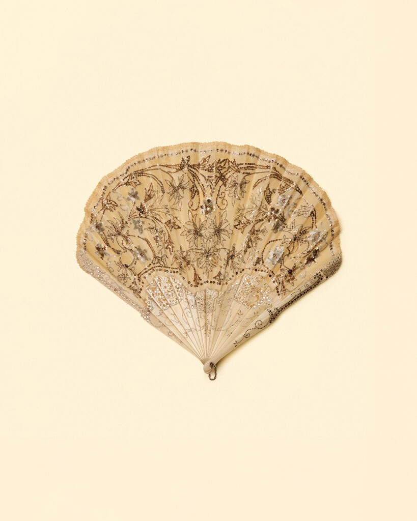 Luxury fans, Couture creations for special occasions and interior design